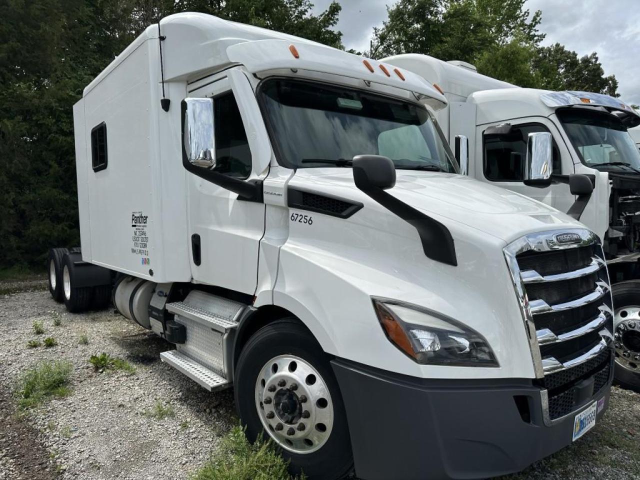 Used 2020 Freightliner Cascadia Tractor w/ARI 110" Custom Sleeper HOT ...